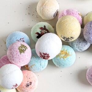 Relaxation Gift Set With Soap, Bath Bomb and Lip Balm, Bath Set ...