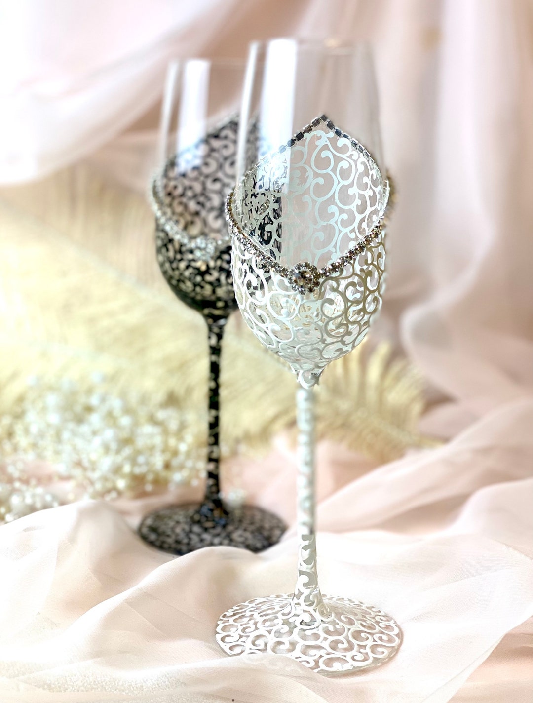 Elegant White and Black Glasses Wedding Flutes Wedding Champagne Flutes Bride and Groom Classic Wedding Bridal Shower Etsy UK