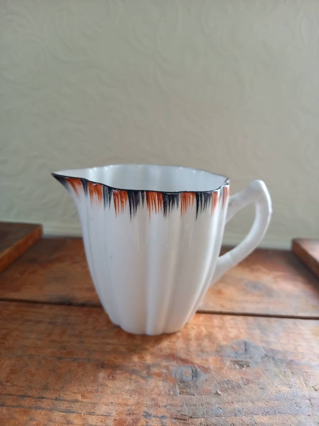 Vintage Art Deco Melba Ware English Creamer Jug Pitcher Black and Red ...