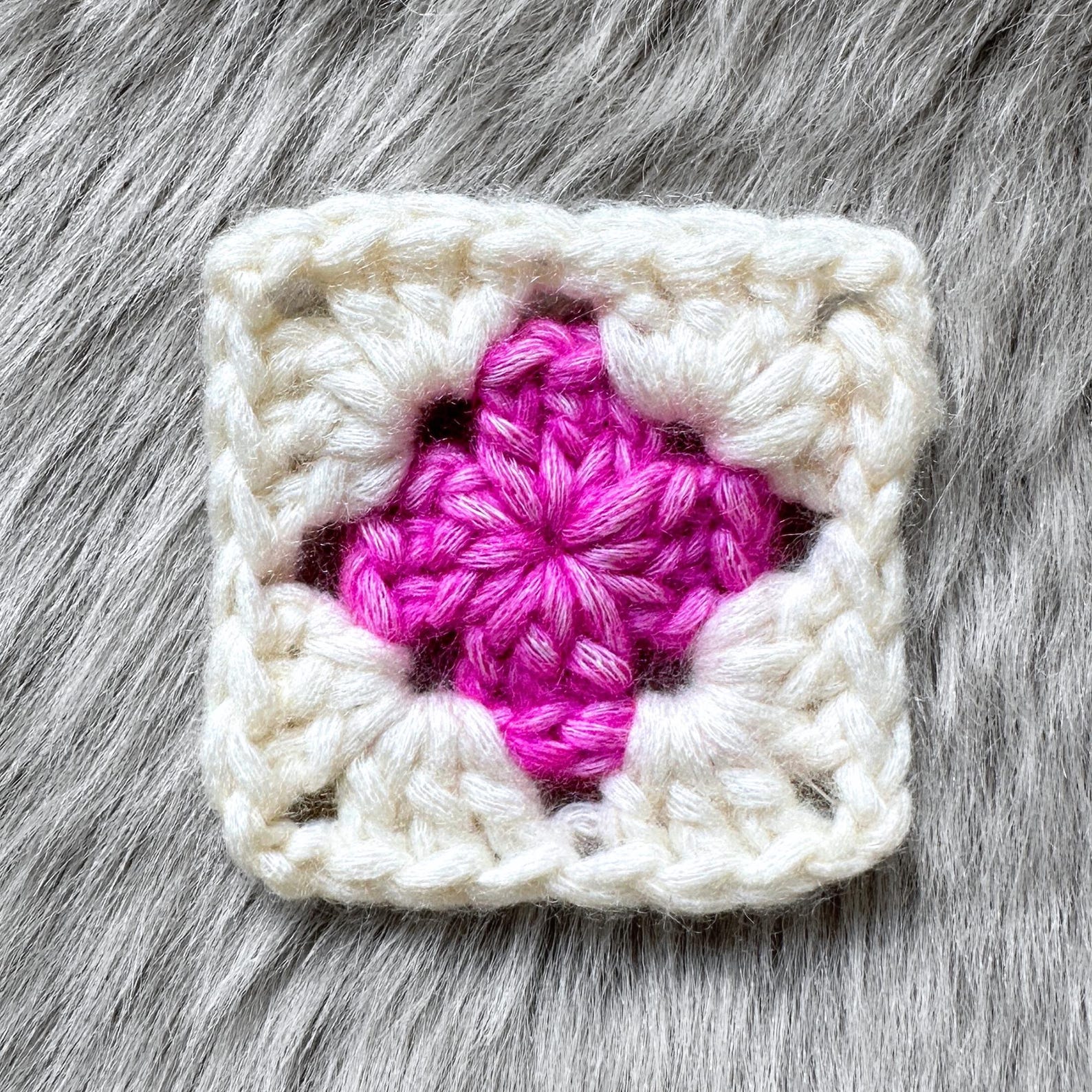 Mini Granny Square Pattern, Crochet Granny Square Pattern, Beginner ...
