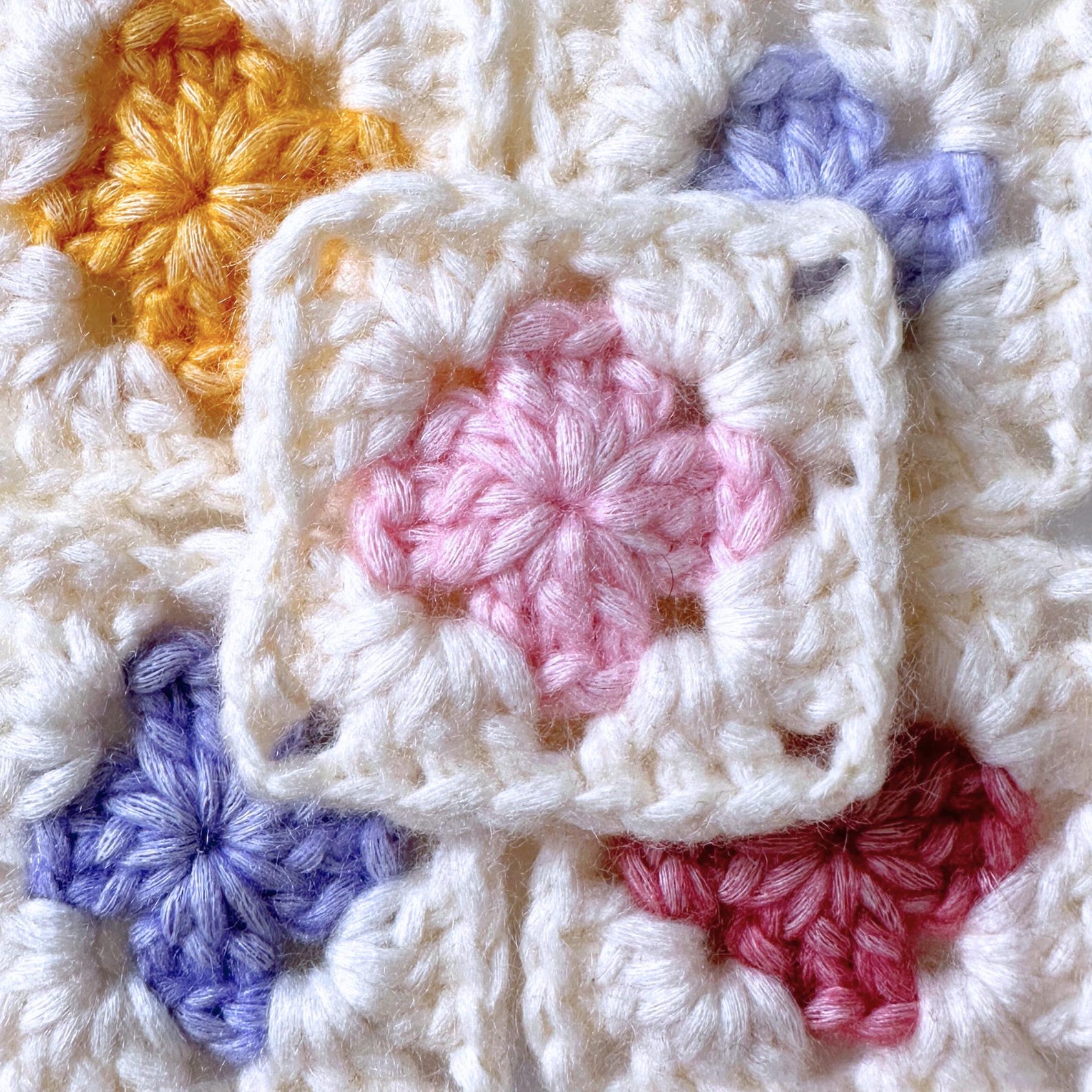 Mini Granny Square Pattern, Crochet Granny Square Pattern, Beginner ...