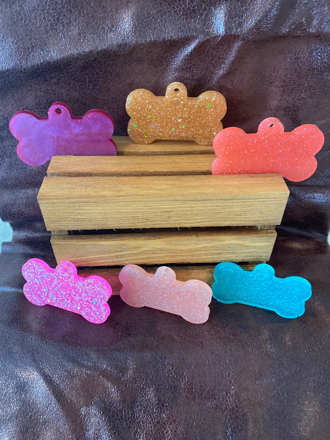 Dog Bone shaped keychains in a variety of colors - Etsy Österreich