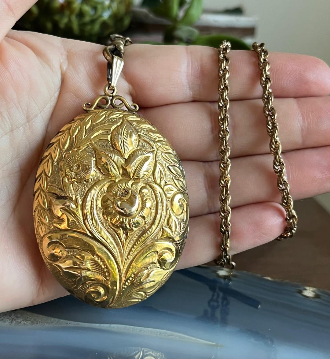 Large Vintage Rose Repousse Gold Filled Photo Locket Pendant - Etsy