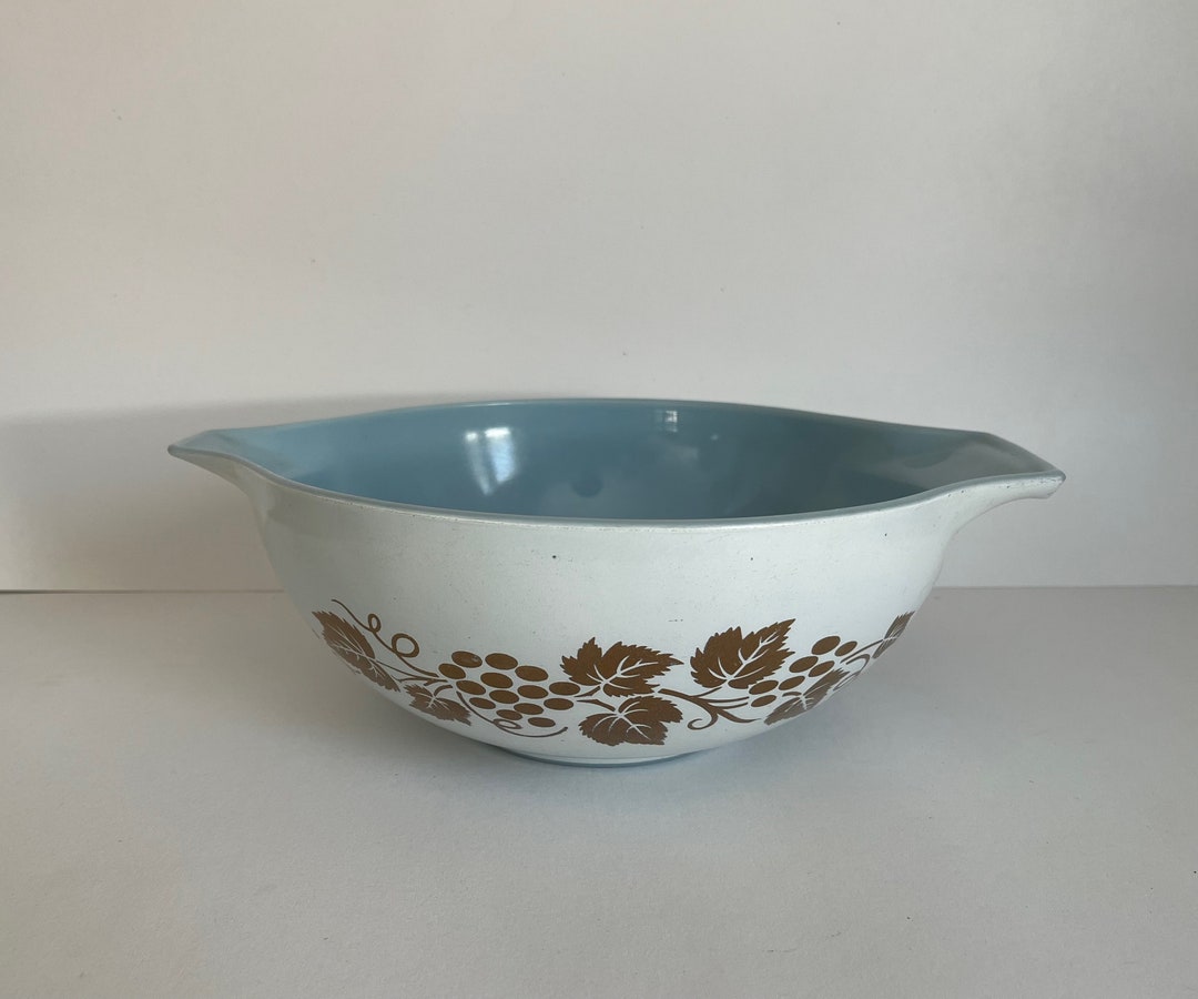 Pyrex 444 4 Quart Large Delphite Blue Golden Grapes Cinderella Mixing ...