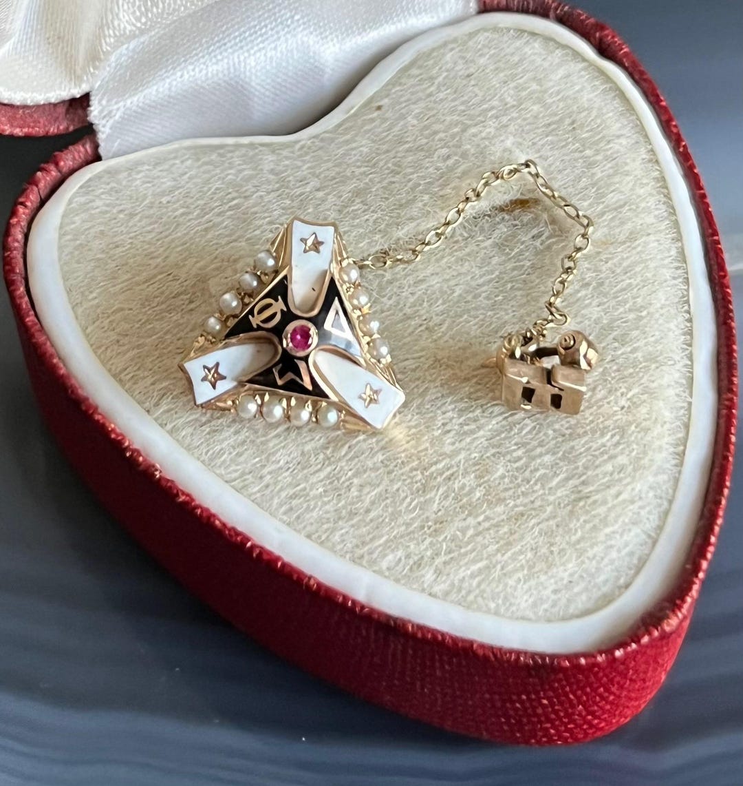 Vintage 10K Yellow Gold Ruby Enamel Seed Pearl Sigma Delta Phi Sorority ...