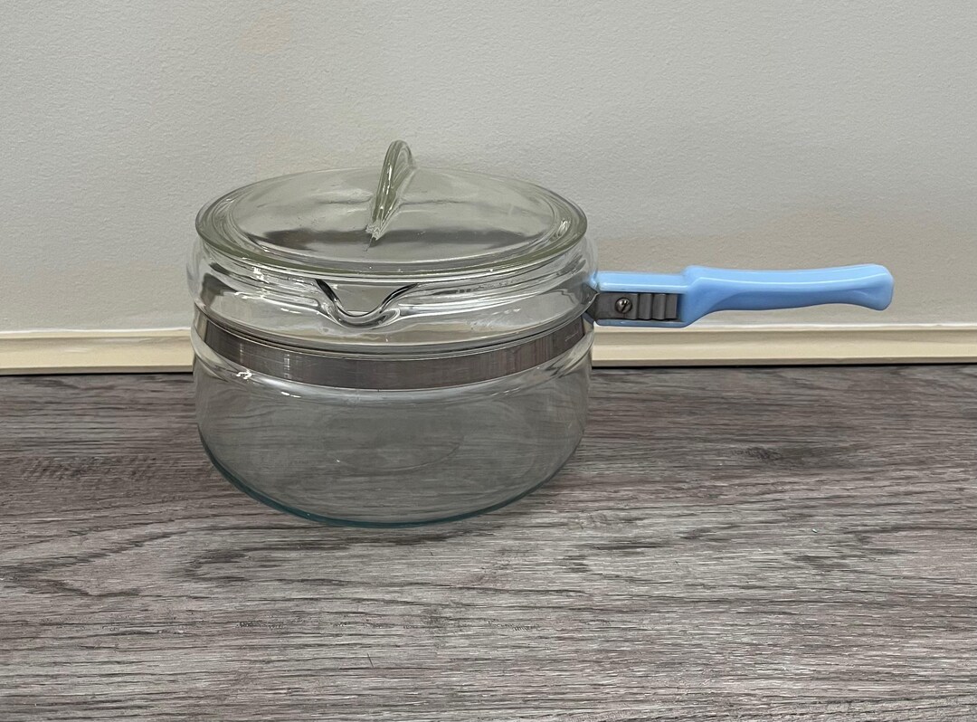 Vintage 1940s or 50s Pyrex Flameware Saucepan With Delphite Blue Handle ...