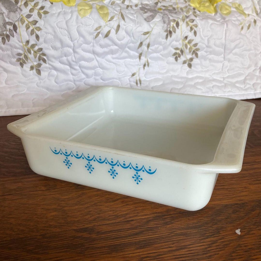 Vintage Pyrex Square Baking Dish With Blue Snowflake Garland, Oven ...