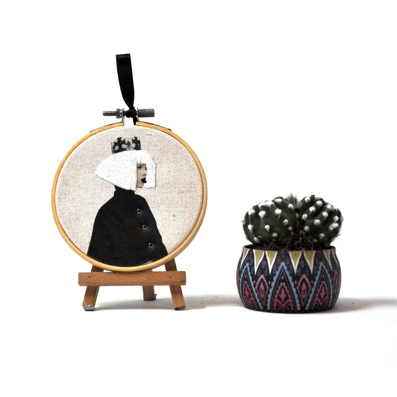Fashion Embroidery - Modern Embroidery Hoop - Woman Face Embroidery ...