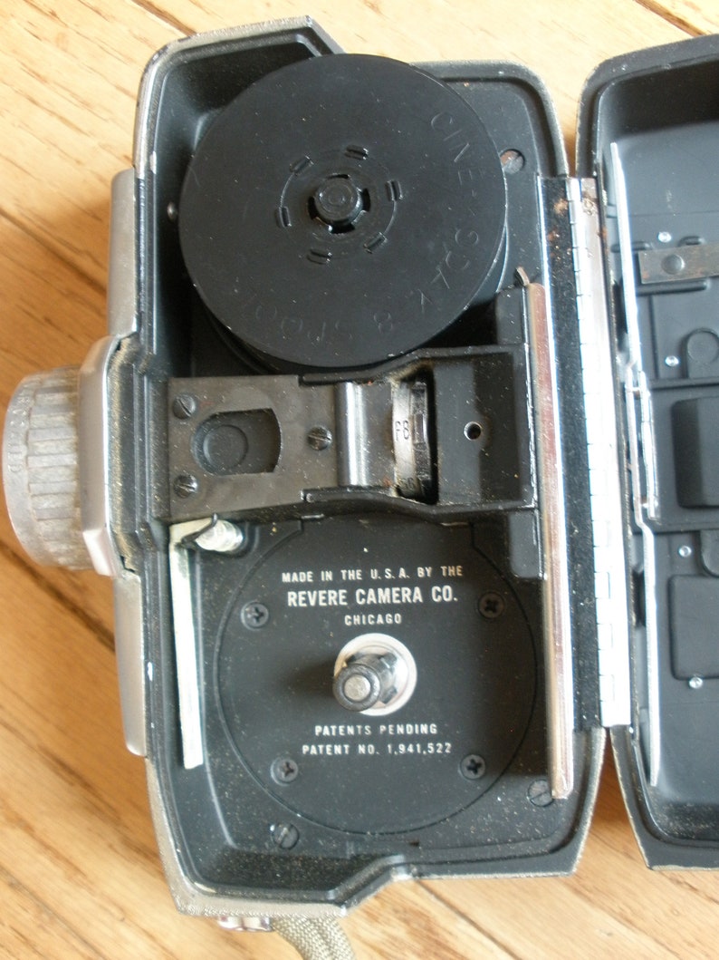 1957 REVERE Eight Model 50 MOVIE CAMERA Revere Camera Co Collectible ...