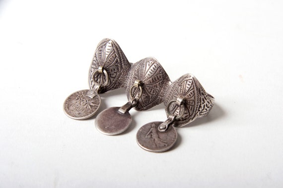 rare antique Moroccan Berber triple ring with coins. … - Gem