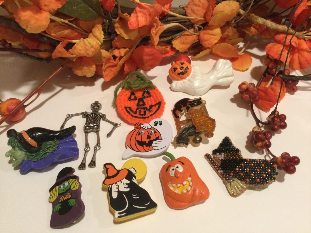 Vintage Halloween Brooches Pendant Pins Lot of 10 Cats Witches Jack O ...