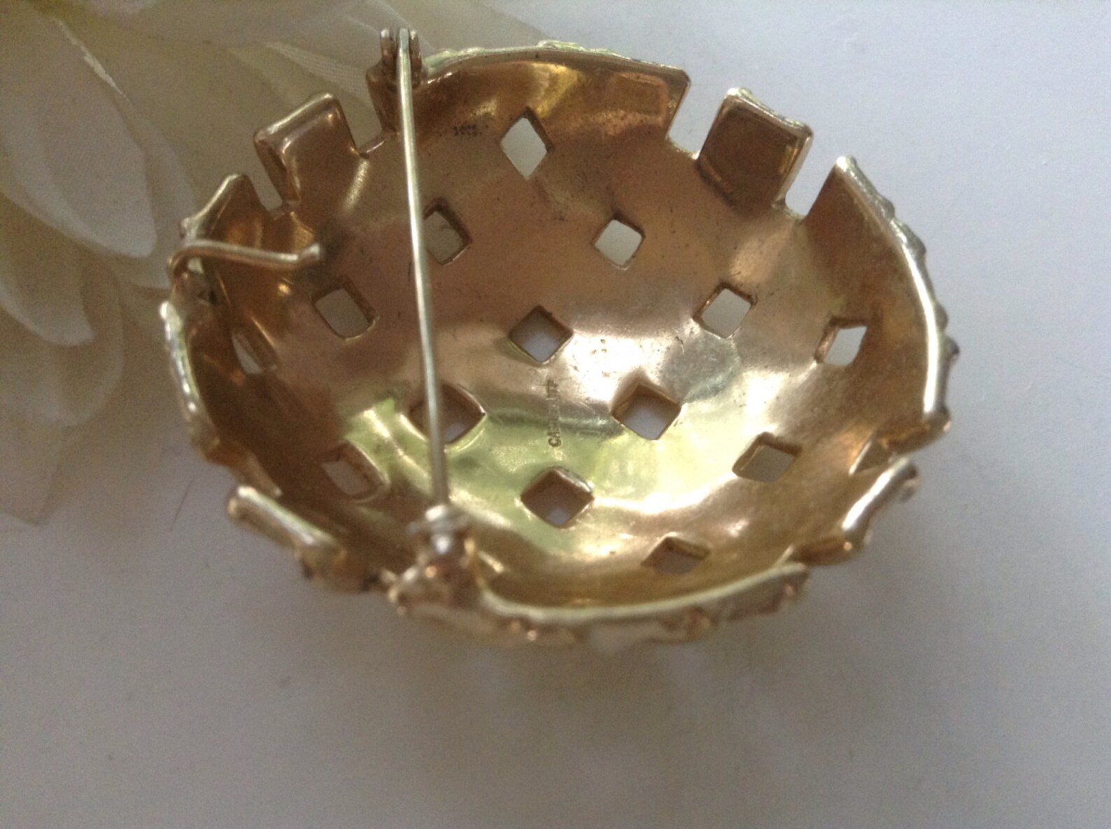 Castlecliff Domed Basket Weave Brooch Pendant Enamel Cream Gold 60s ...