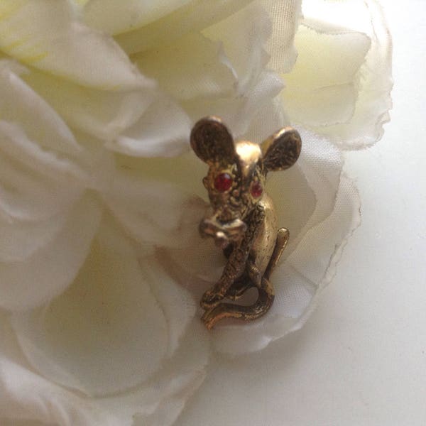 Vintage Mouse Pin - Etsy
