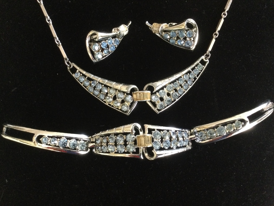 Coro Ice Blue Rhinestone Jewelry Set Necklace Bracelet Earrings Clips ...