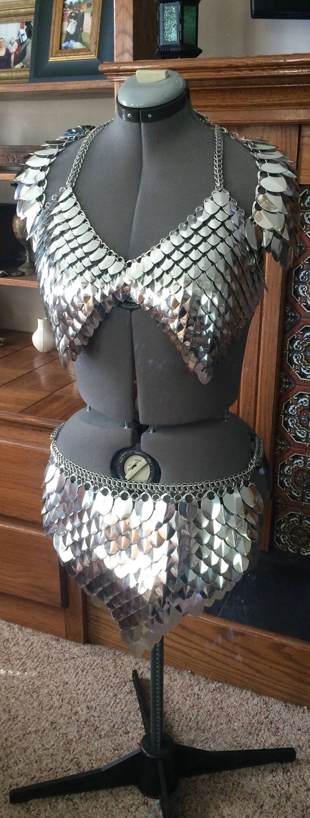 Solid Color Top Skirt and Shoulder Pauldrons Chain Mail / Scalemail ...