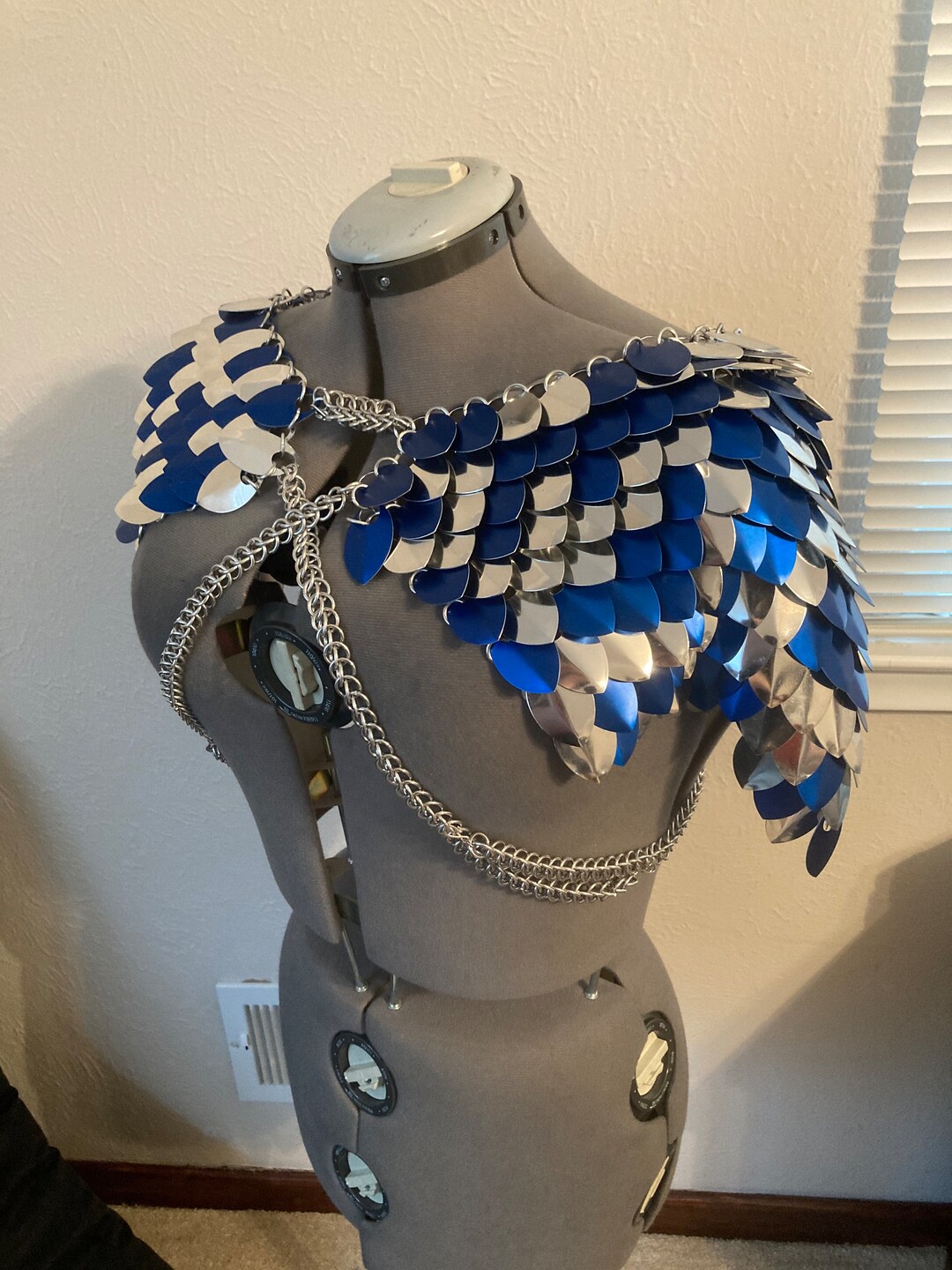 Set of Two Shoulder Pauldrons Chain Mail Chainmail Scale Mail in Solid ...