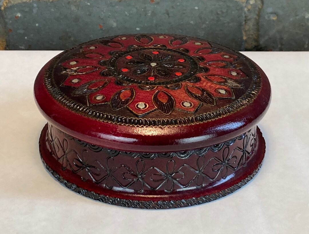 Round Carved Wood Trinket Box, Made in Poland, Lidded Box, Jewelry Box ...