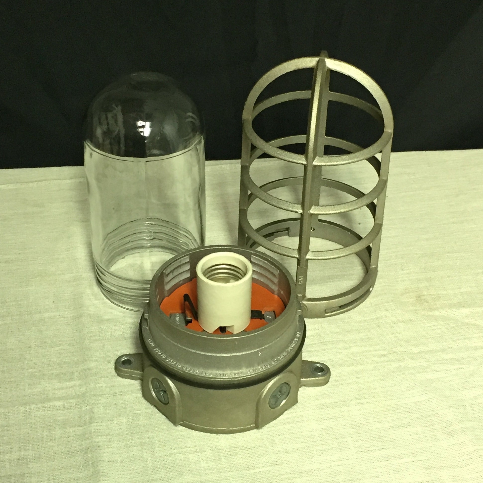 STONCO Explosion Proof Industrial Light with Cage and Glass Globe ...