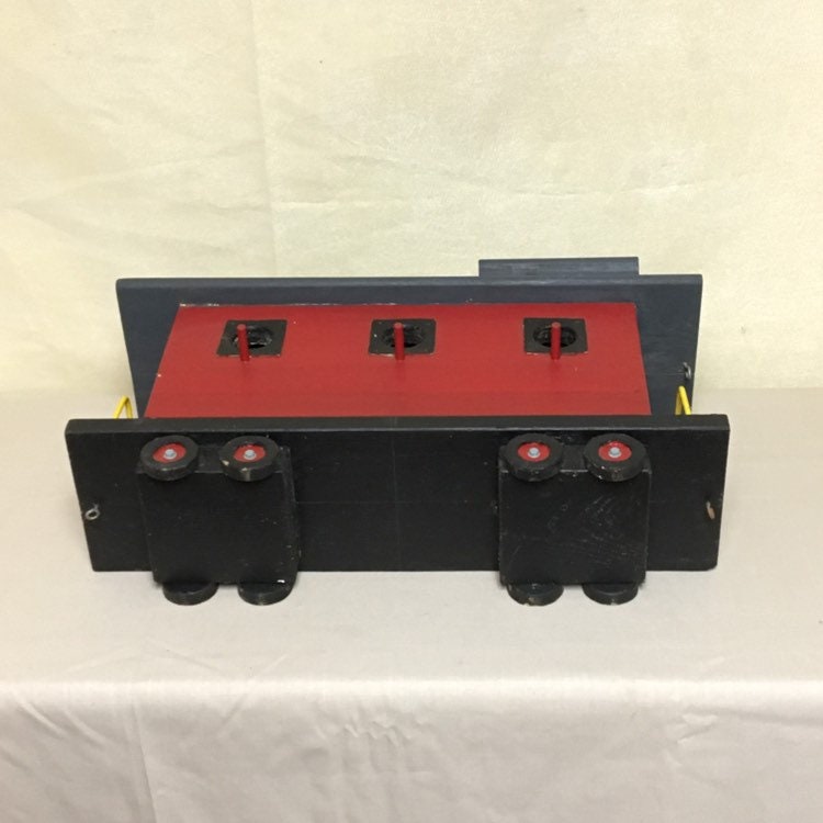 Homemade 18 Wooden Train Caboose Bird House, Railroad Birdhouse Garden ...