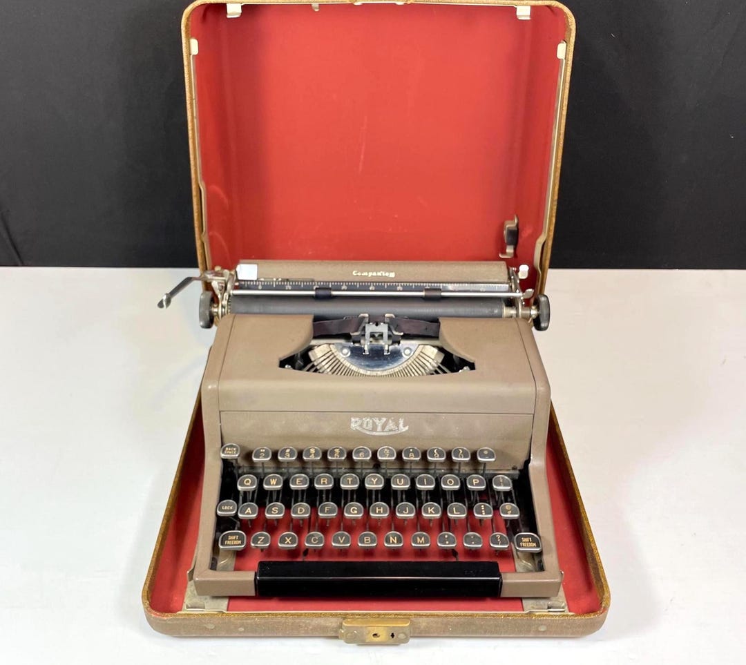 1950 Royal Companion Portable Manual Typewriter With Case, Serial ...
