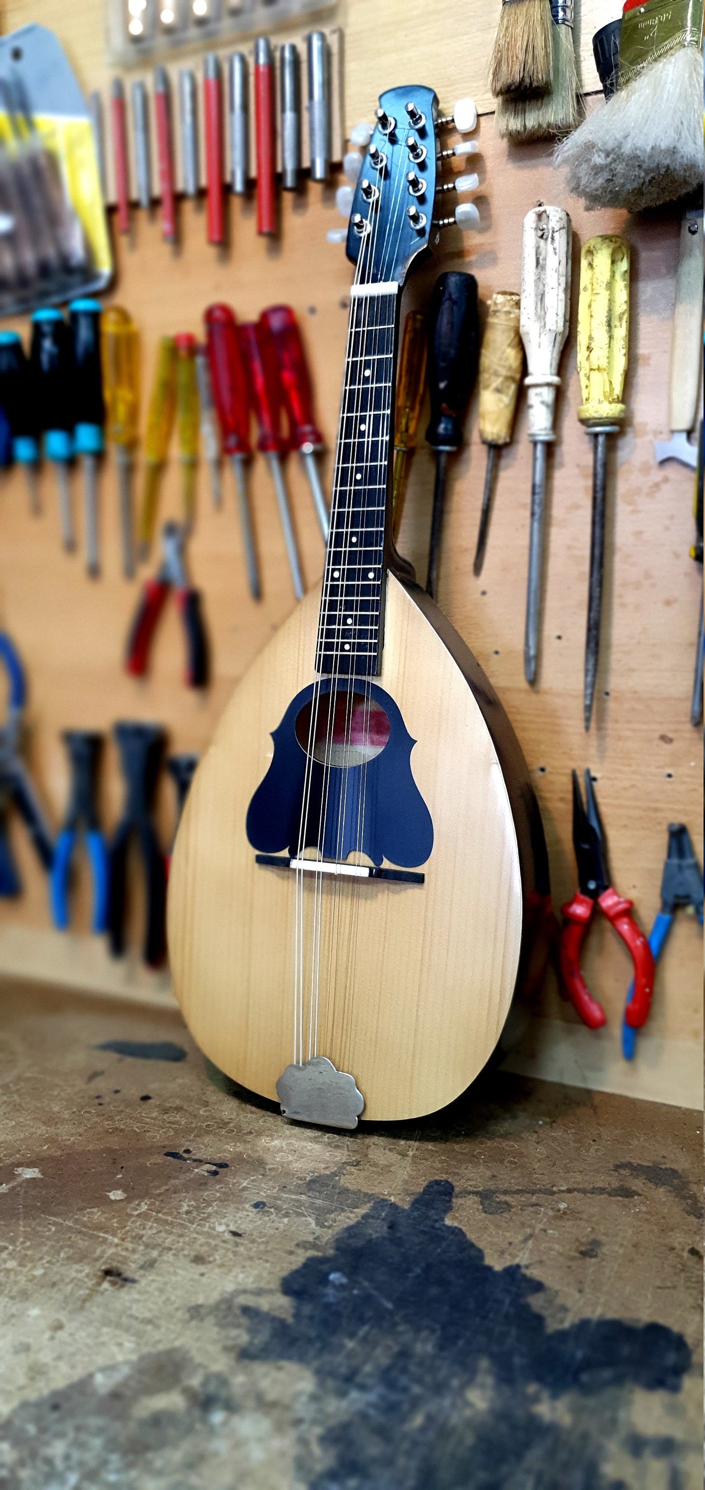 Bowl Back Mandolin for sale | Only 4 left at -70%