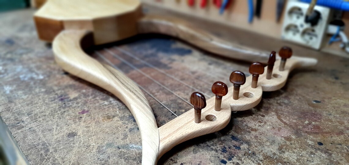 Lyre grecque antique Handmade Ancient Greek Lyre Replica | Etsy