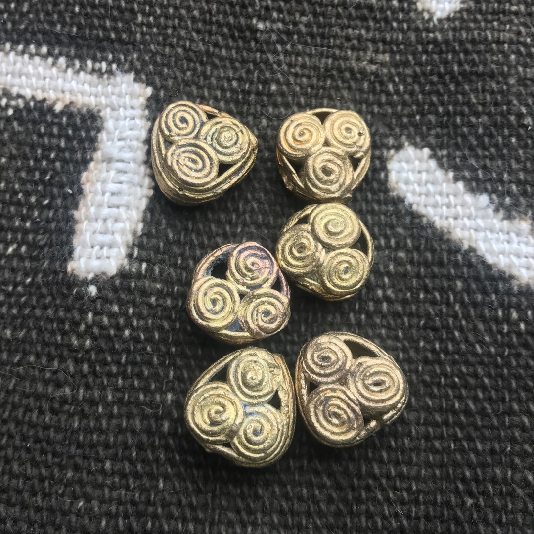 African Three Spiral Cast Brass Triangle Metal Beads - 12 - 13 Mm - Set ...