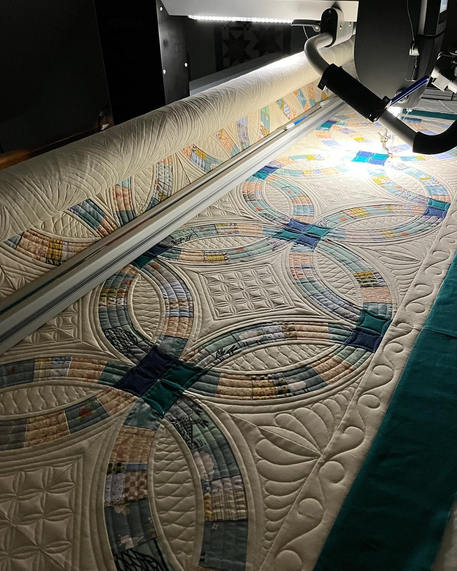 Custom Longarm Quilting Service hand-guided Quilting - Etsy