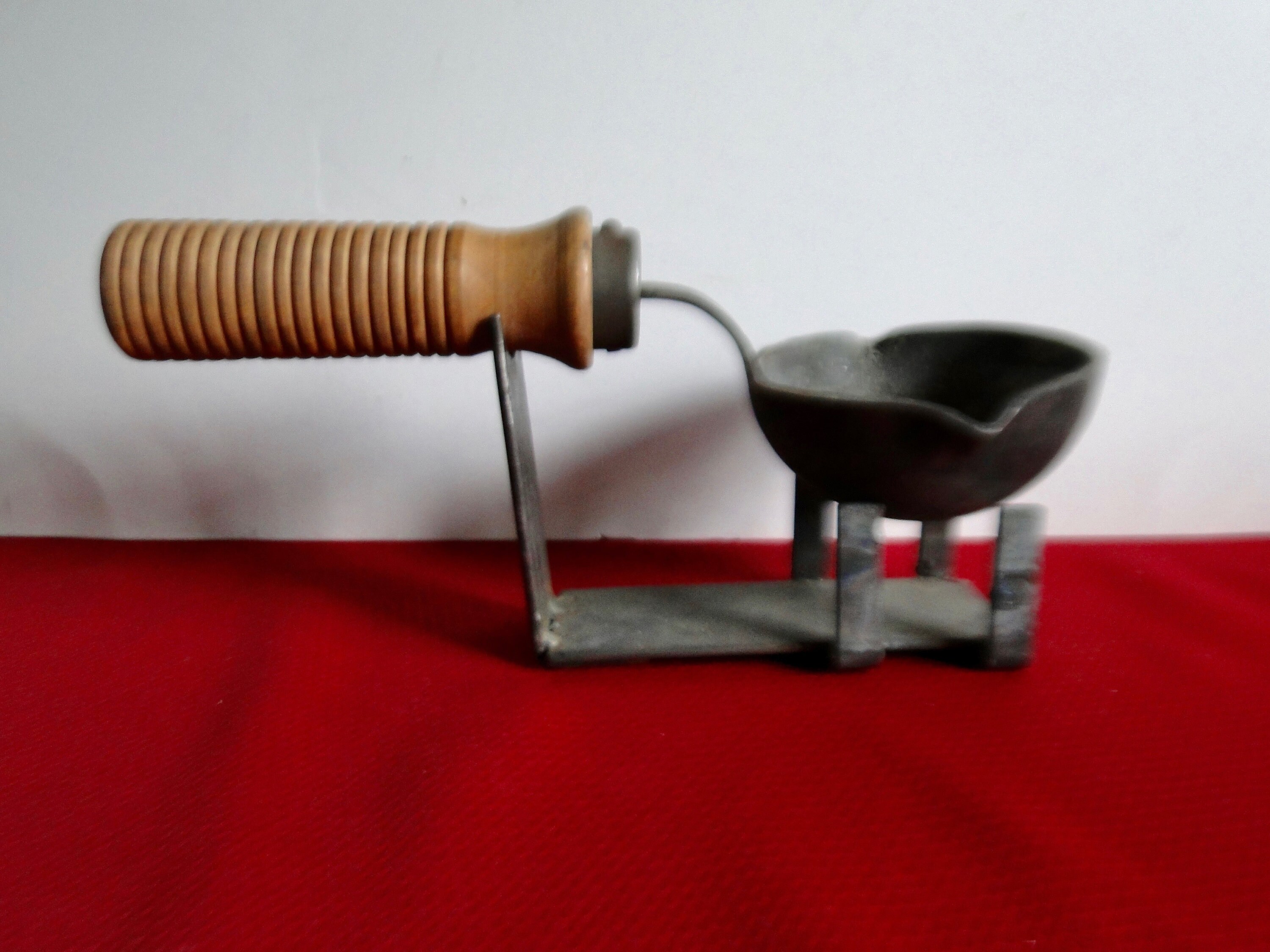 Lead Melting Pot With Stand