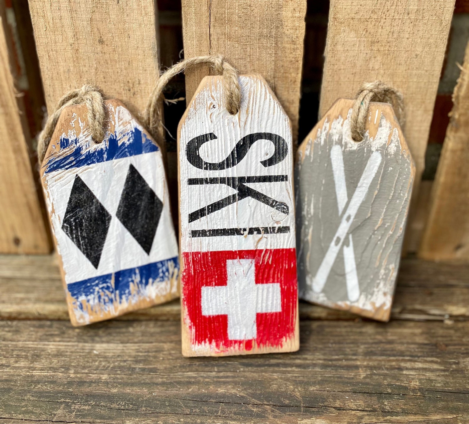 Rustic Ski Sign, Rustic Wood Door Tags, Log Cabin Decor, Distressed Ski ...
