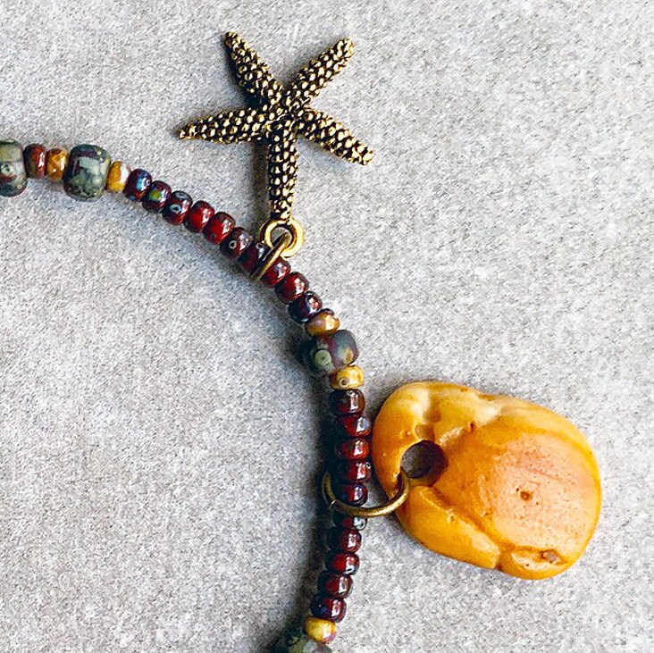 3 Outer Banks Shells Are Strung on Elastic With Brass Anchor - Etsy