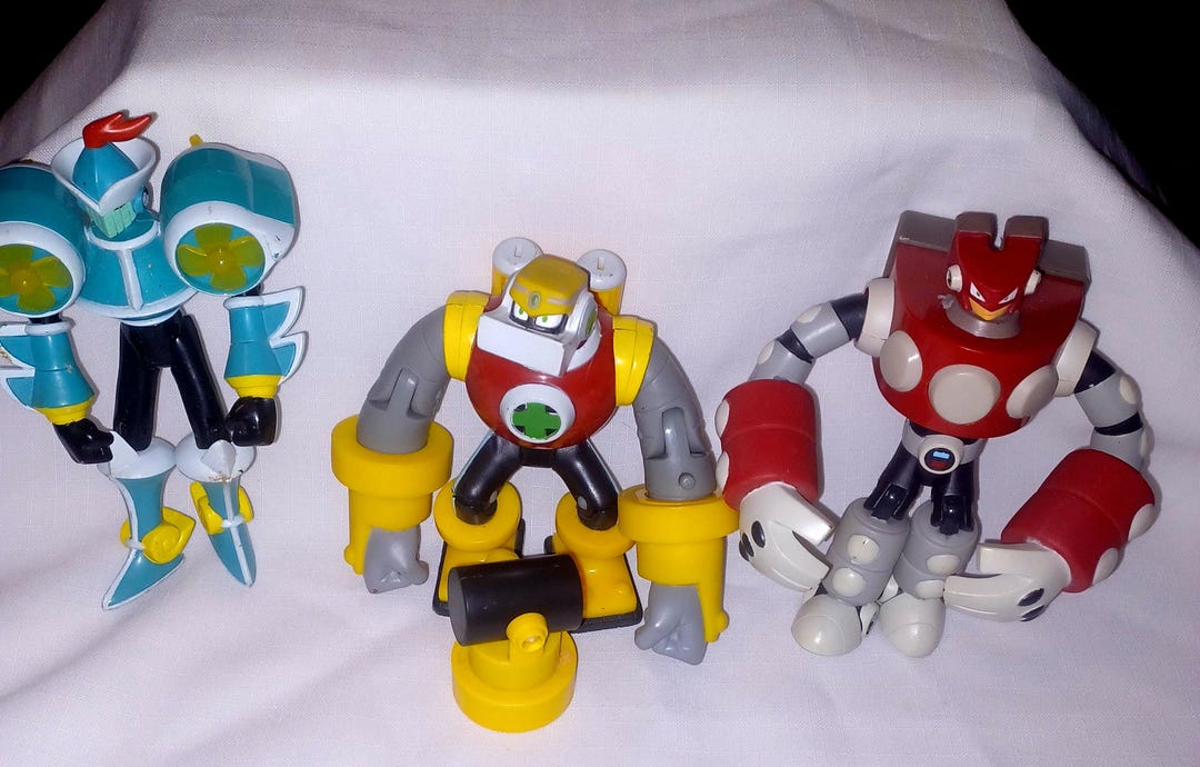 Megaman Action Figures Guts Man (plus Spare Hand), Magnet Man ...