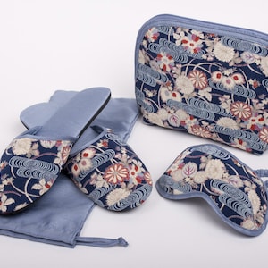 Elegant Kimono Slippers in a Bag, Japanese Kimono Travel Slippers, Trip ...