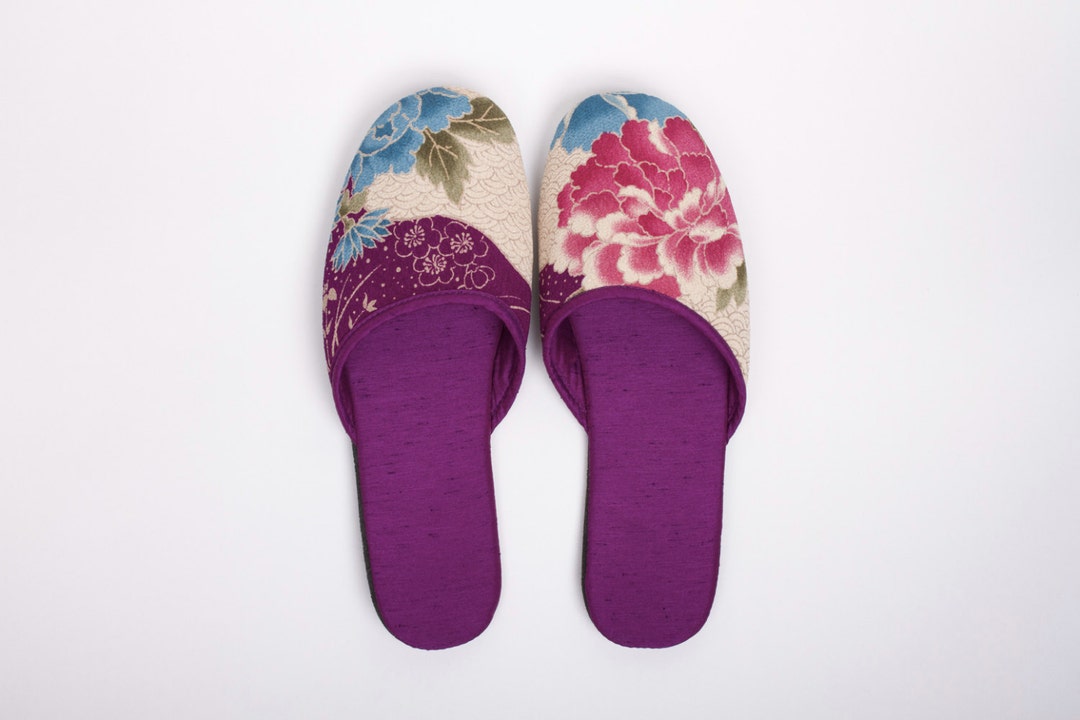 Elegant Kimono Slippers in a Bag, Japanese Kimono Travel Slippers, Trip ...
