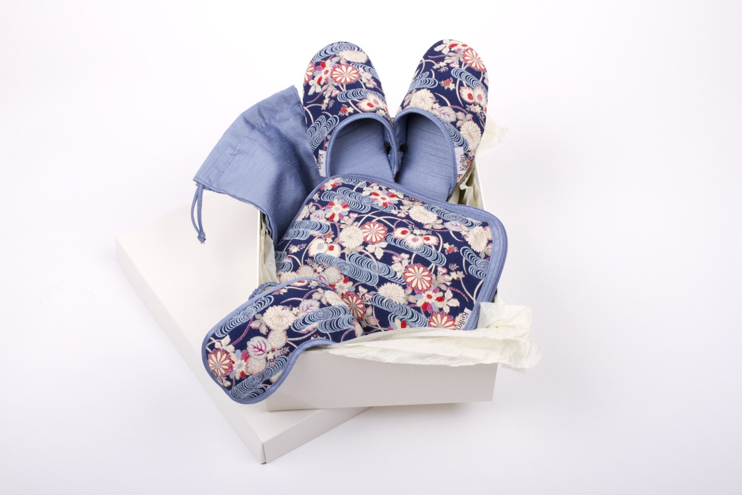 Elegant Kimono Slippers in a Bag, Japanese Kimono Travel Slippers, Trip ...