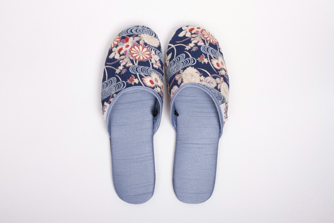 Elegant Kimono Slippers in a Bag, Japanese Kimono Travel Slippers, Trip ...