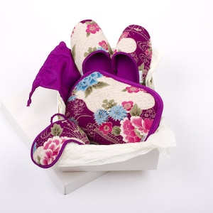 Elegant Kimono Slippers in a Bag, Japanese Kimono Travel Slippers, Trip ...