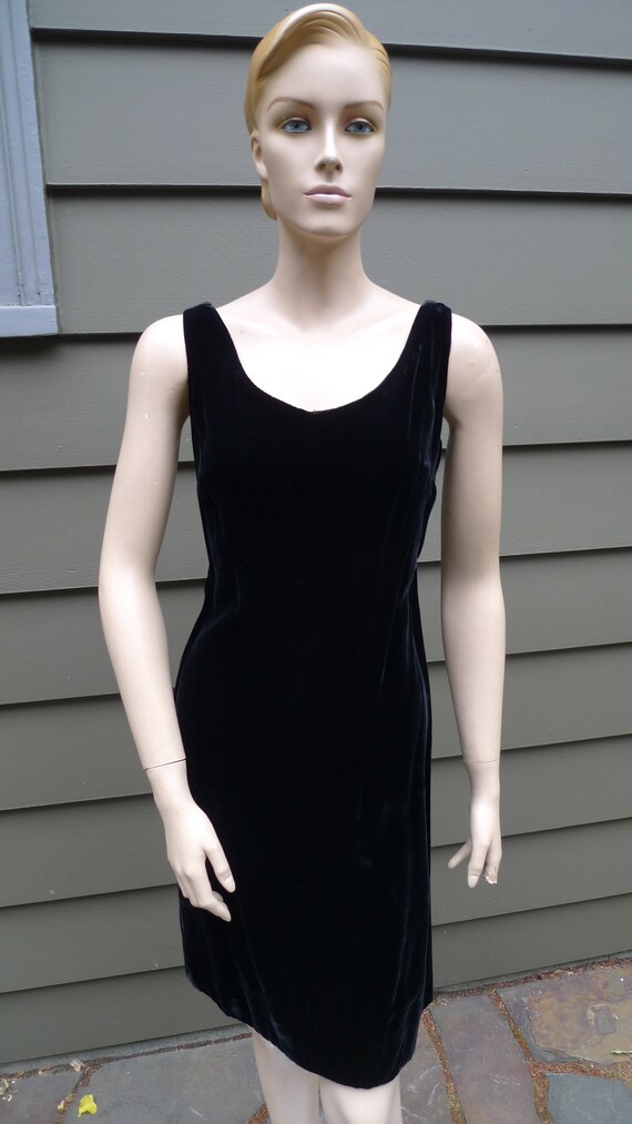 Bust: up to 35" ** Sexy Elegant 1960s Black Velvet H… - Gem