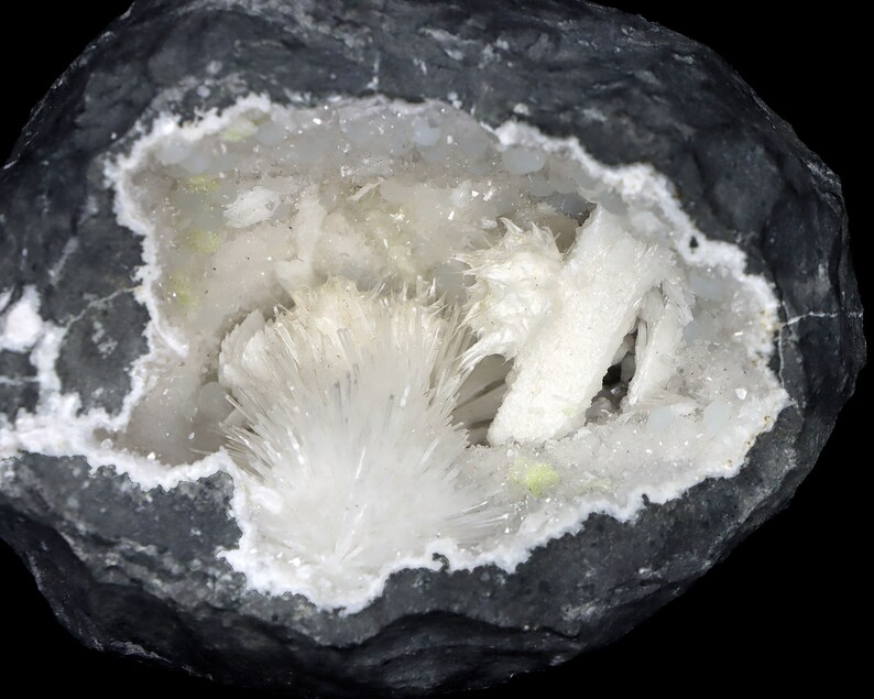 Natural Mesolite With Okenite Laumontite Gyrolite Quartz Minerals Geode ...