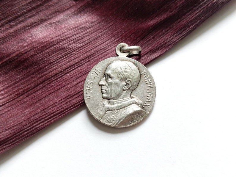 Pope Pius XII / St Cecilia Medal Kissing Depose Vintage | Etsy