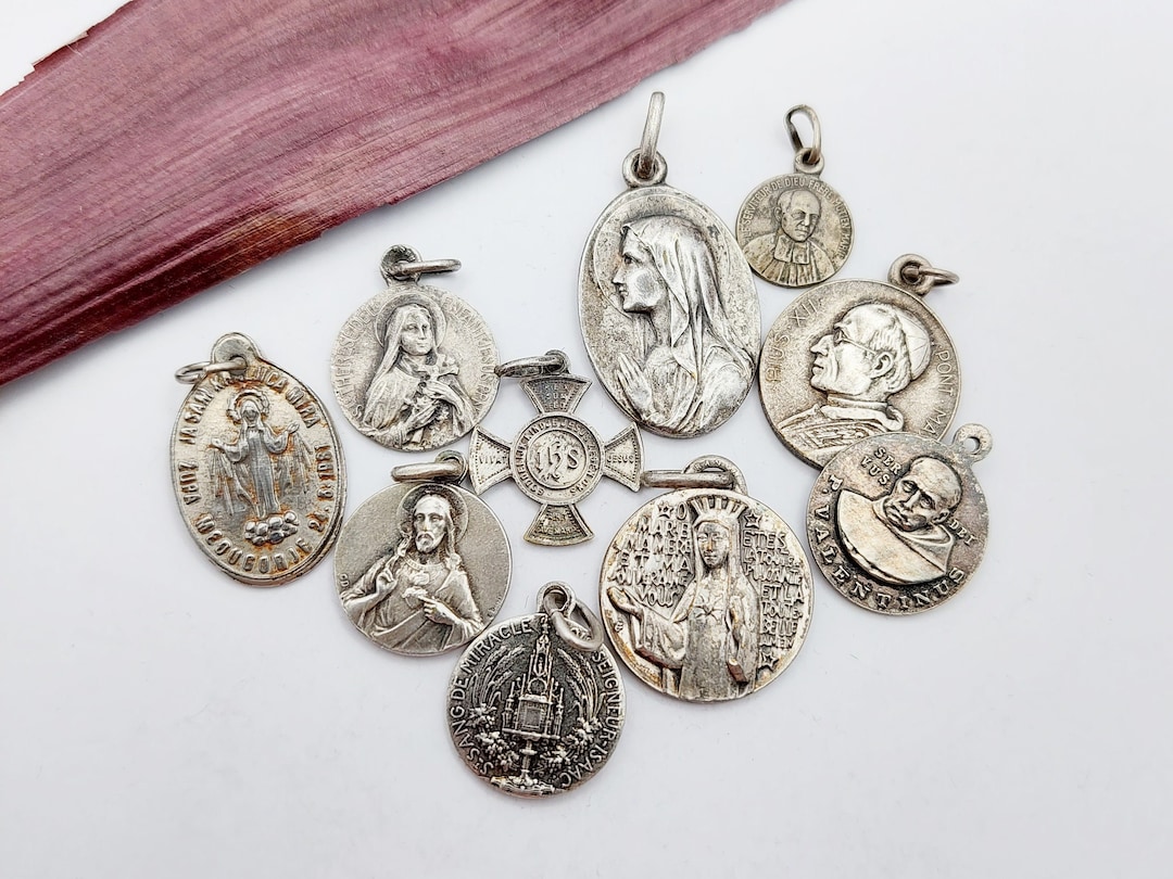Small Vintage Catholic Mixed Medal LOT Saints Our Lady Pope Jesus ...