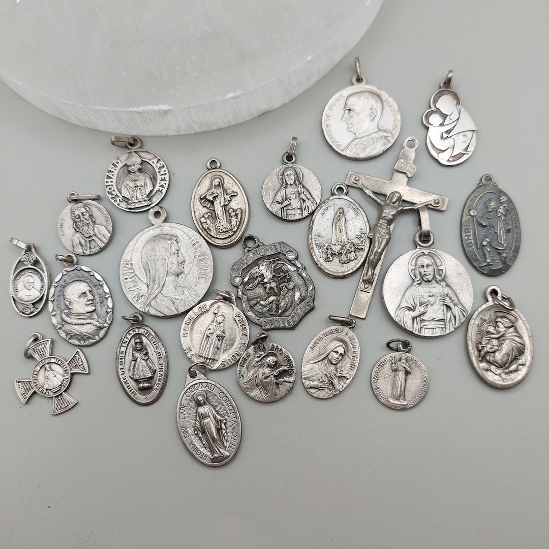 Mixed Lot of Vintage Catholic Medals Religious Medallions Devotional ...