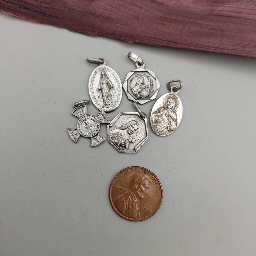Vintage Catholic Mixed Small Medal LOT Religious Medallions Devotional ...