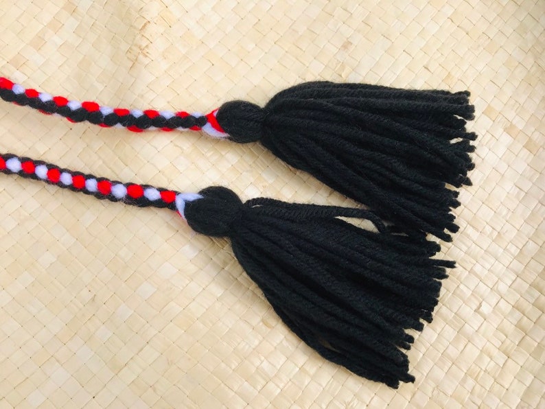 Maori SHORT POI Balls Black, Red & White - Etsy UK