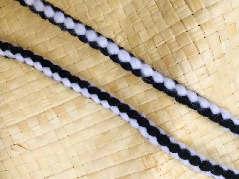 Maori SHORT POI Balls Black & White - Etsy Ireland