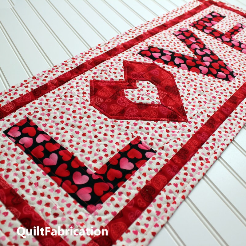 Heart Table Runner - Etsy