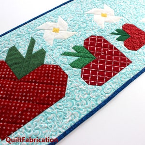 Strawberry Love Table Runner, Beginner Quilt Pattern, Instant PDF Download - Etsy