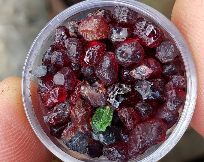 Rare Chrome Pyrope Anthill Garnet Crystals, Natural Stones Mined by ...
