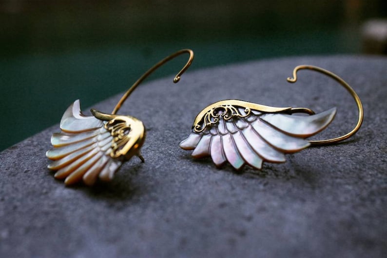 ALYA Pink Sea Shell Ear Cuff Wing Ear Cuffs Elven Ear Cuff - Etsy
