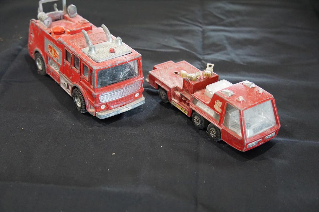 Vintage Red Fire Truck Toy Set Classic Collectible - Etsy